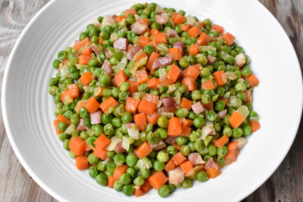 Peas with onion, carrot and pancetta - Italian Spoon