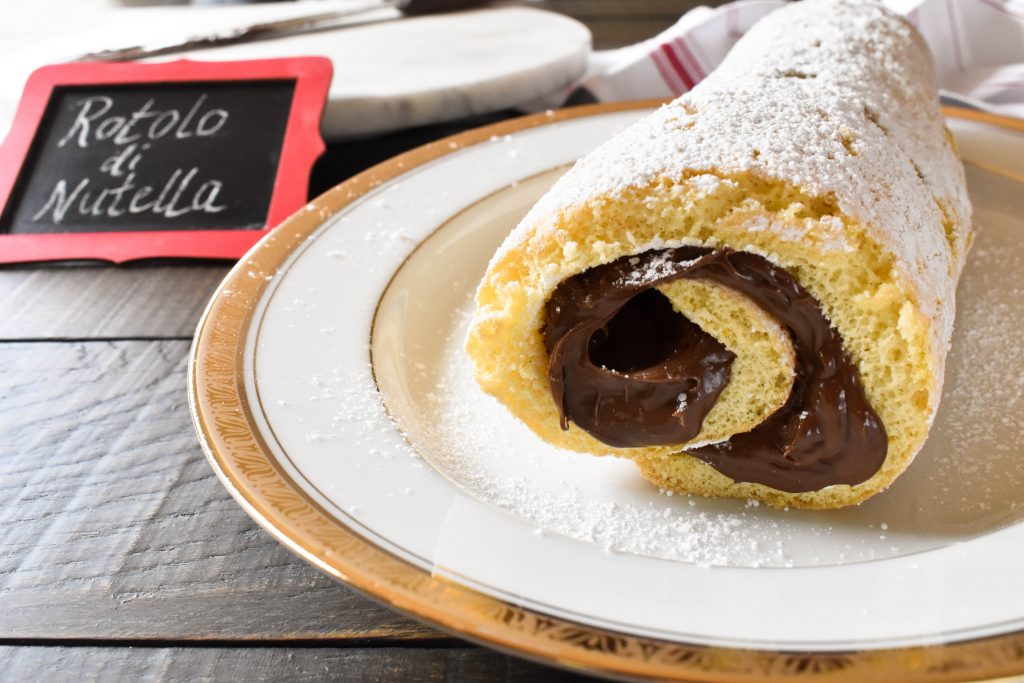 Rotolo alla Nutella (Nutella roulade) - Italian Spoon
